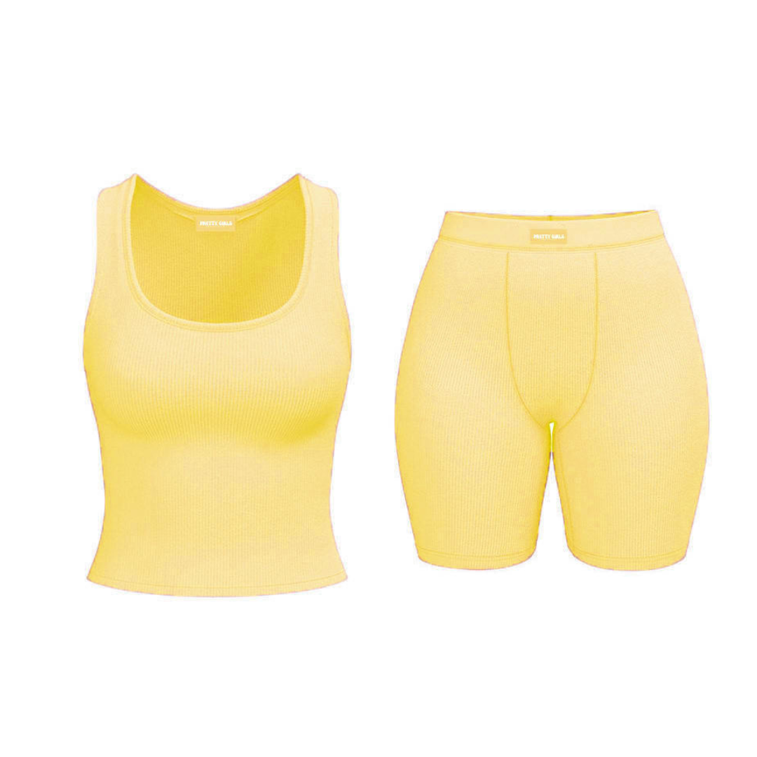 Pretty Girls Essentials – PG.ESSENTIALSS